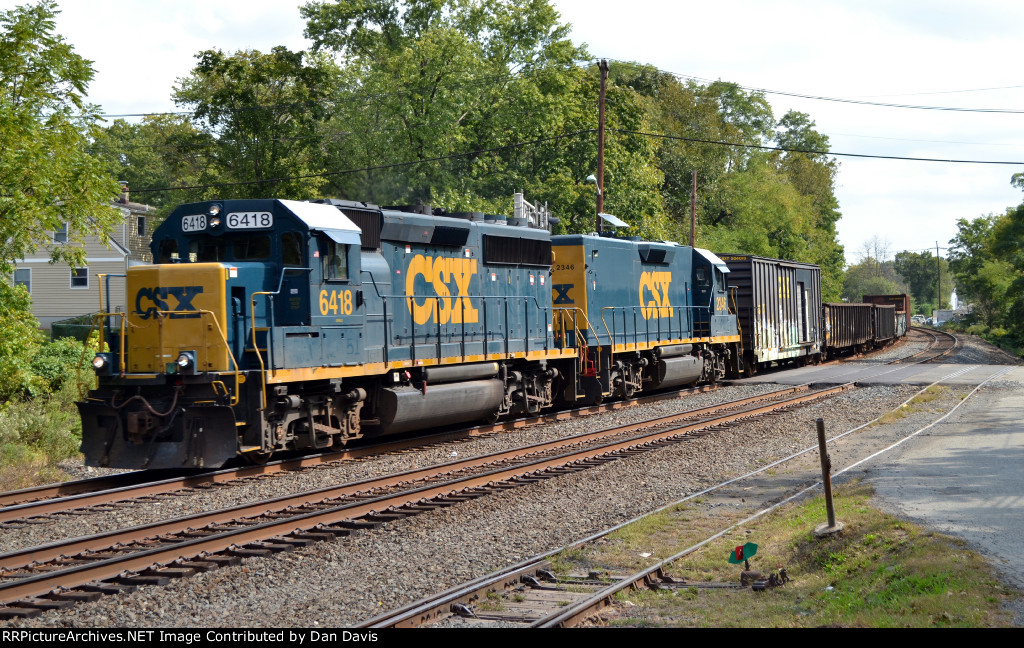 CSX GP40-2 6418 leads W030